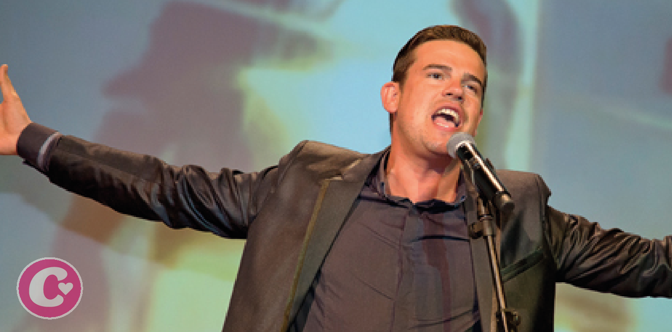 Vídeo: Raúl sigue arrasando encima de los escenarios tras 20 años de ...