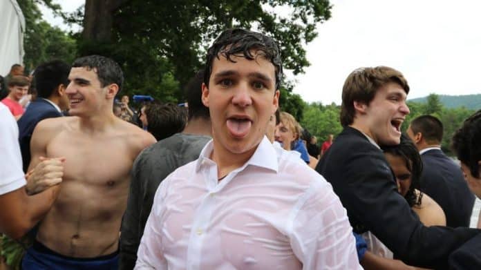 La infanta Elena, en shock tras descubrir el último escándalo de Froilán