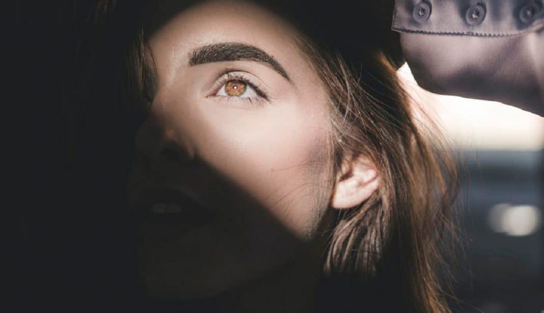 Cómo pintar las cejas con lápiz para principiantes