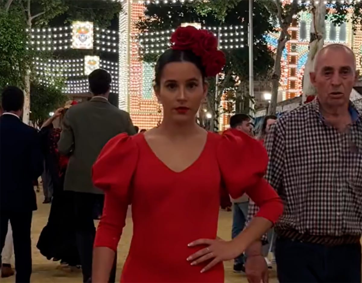 Isabel María la influencer de Lepe que saca los colores a la Feria de Abril