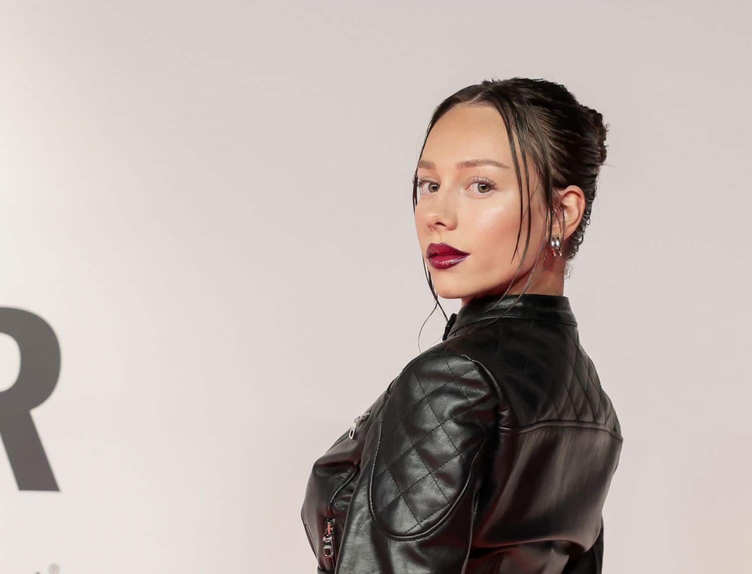 El look más salvaje de Ester Expósito marca tendencia antes del verano