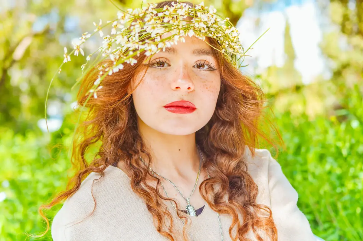 Florence Pugh deslumbra con flores reales y glamour bohemio: el look ...